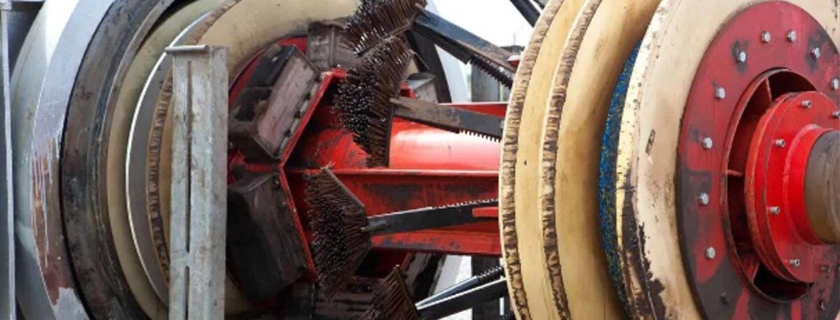 Cleaning Pigs - TECCURO - Pipeline Services